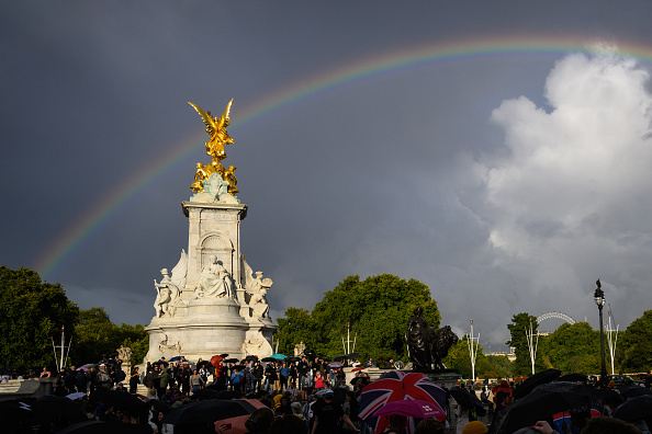 Double Rainbows Shine Over Buckingham Palace and Westminster on the Eve ...